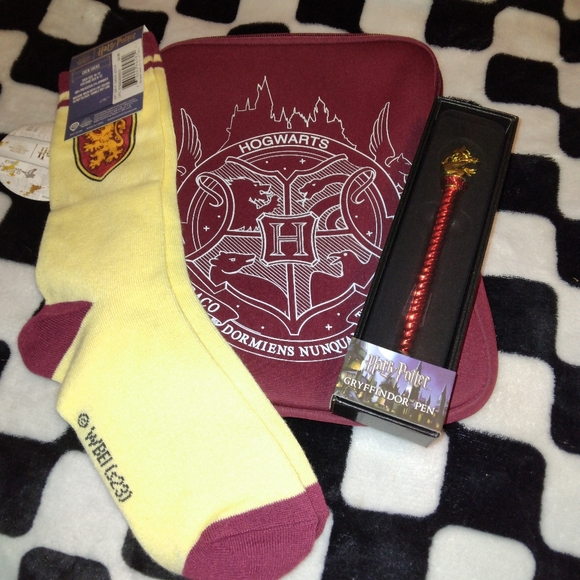 Warner Bros. | Matching Sets | Harry Potter Gryffindor Gift Set | Poshmark